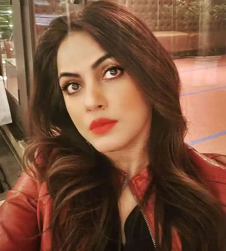 Neetu Chandra Controversial